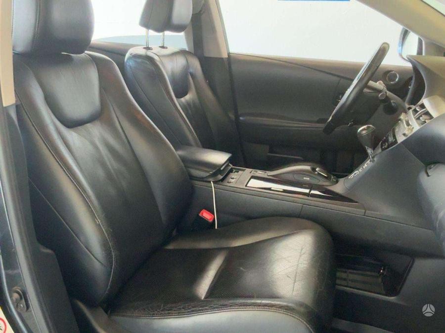 Melns Lexus RX 450h 2011 Viļņa, ar dzinēja tilpumu 3.46 L un nobraukumu 194 tūkst. km par 14999 €, foto 19 vietnē AUTOMOTO.COM.LV