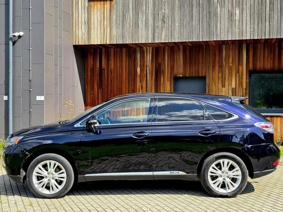 Black Lexus RX 450h 2011 in Taurage, with an engine capacity of 3.46 L and mileage of 290 thousand km for 6400 €, photo 5 on AUTOMOTO.COM.LV