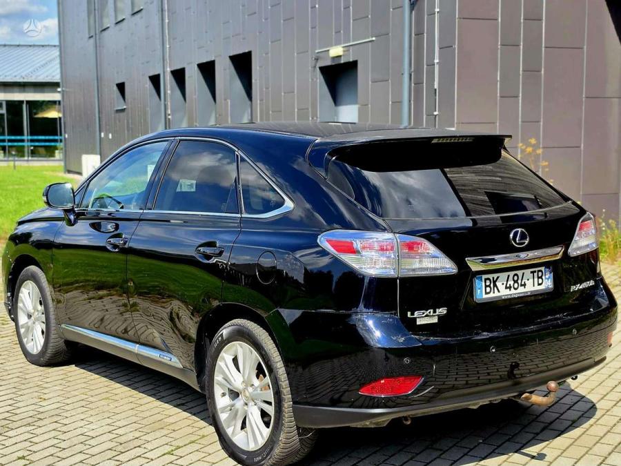 Black Lexus RX 450h 2011 in Taurage, with an engine capacity of 3.46 L and mileage of 290 thousand km for 6400 €, photo 6 on AUTOMOTO.COM.LV