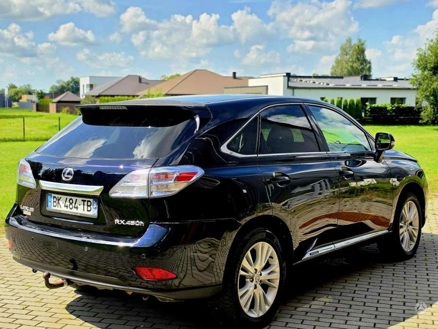 Black Lexus RX 450h 2011 in Taurage, with an engine capacity of 3.46 L and mileage of 290 thousand km for 6400 €, photo 8 on AUTOMOTO.COM.LV