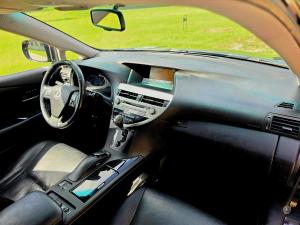 Black Lexus RX 450h 2011 in Taurage, with an engine capacity of 3.46 L and mileage of 290 thousand km for 6400 €, photo 25 on AUTOMOTO.COM.LV