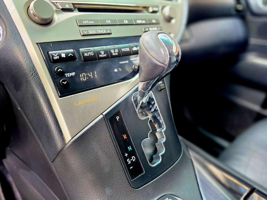 Black Lexus RX 450h 2011 in Taurage, with an engine capacity of 3.46 L and mileage of 290 thousand km for 6400 €, photo 30 on AUTOMOTO.COM.LV