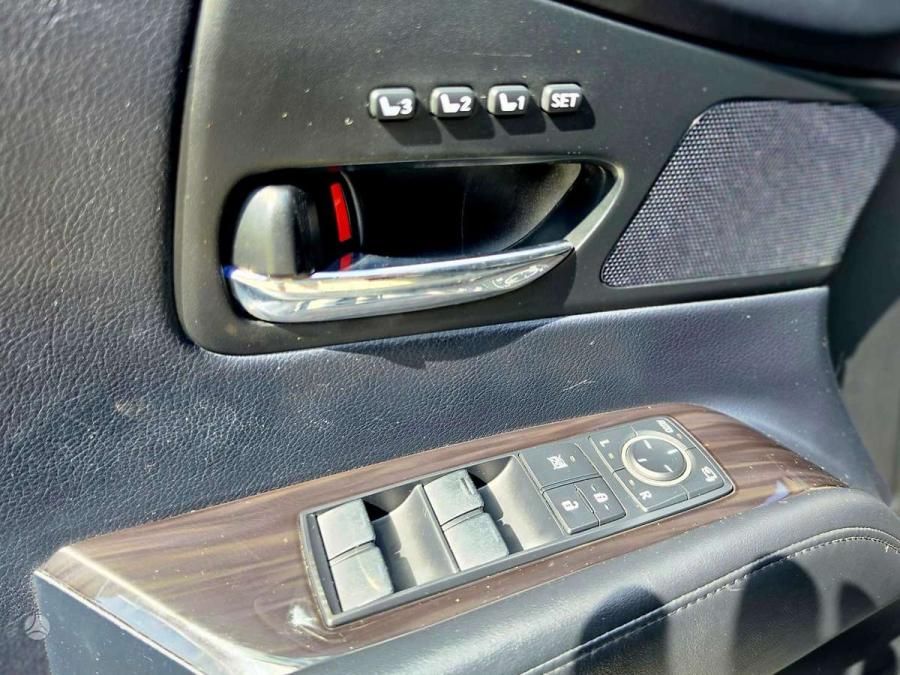 Black Lexus RX 450h 2011 in Taurage, with an engine capacity of 3.46 L and mileage of 290 thousand km for 6400 €, photo 36 on AUTOMOTO.COM.LV