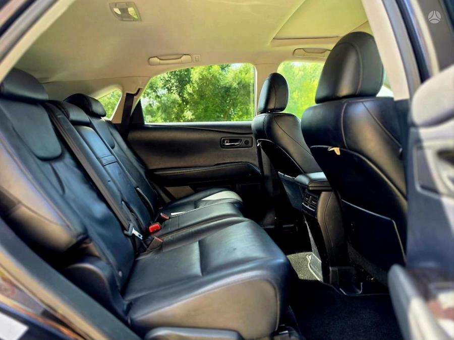 Black Lexus RX 450h 2011 in Taurage, with an engine capacity of 3.46 L and mileage of 290 thousand km for 6400 €, photo 38 on AUTOMOTO.COM.LV