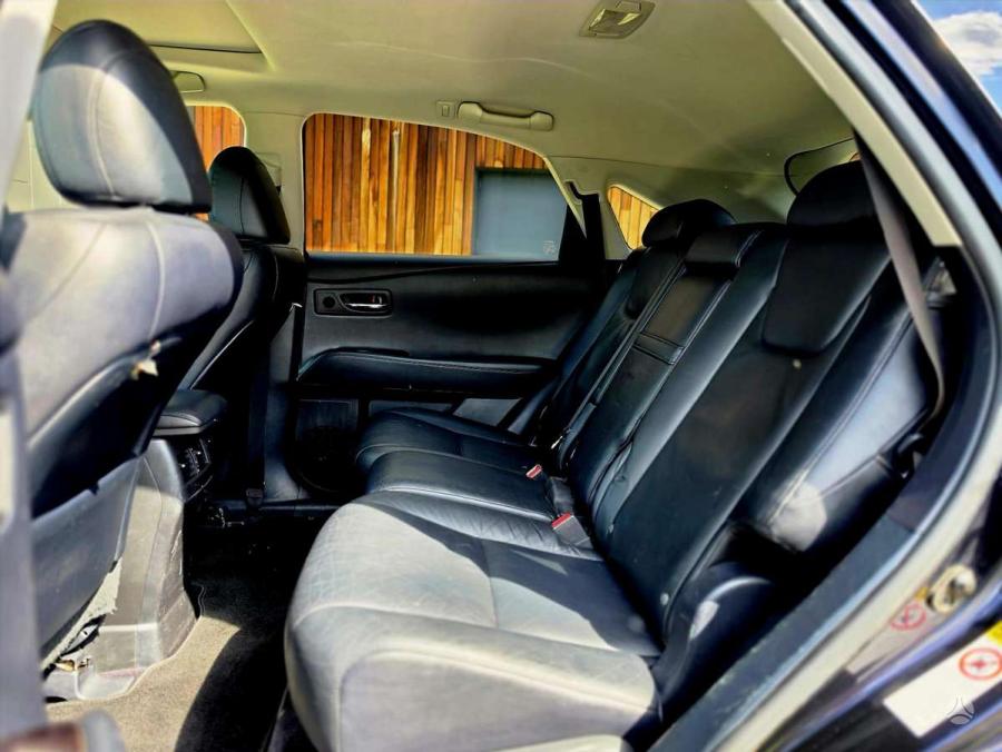 Black Lexus RX 450h 2011 in Taurage, with an engine capacity of 3.46 L and mileage of 290 thousand km for 6400 €, photo 39 on AUTOMOTO.COM.LV