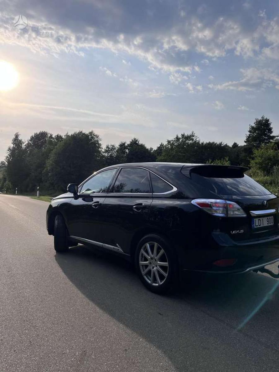 Melns Lexus RX 450h 2012 Viļņa, ar dzinēja tilpumu 3.46 L un nobraukumu 390 tūkst. km par 10000 €, foto 3 vietnē AUTOMOTO.COM.LV