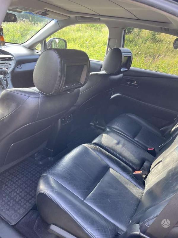 Black Lexus RX 450h 2012 in Vilnius, with an engine capacity of 3.46 L and mileage of 390 thousand km for 10000 €, photo 8 on AUTOMOTO.COM.LV