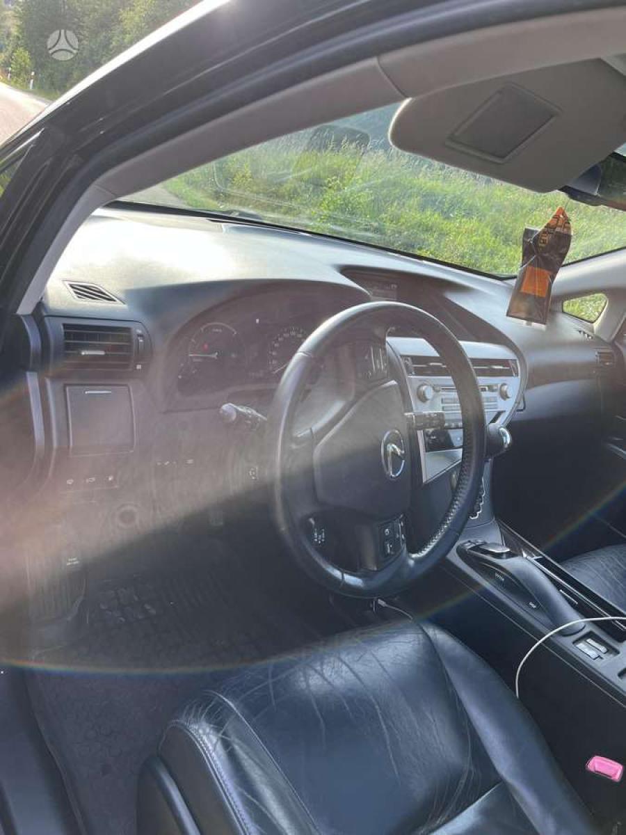 Melns Lexus RX 450h 2012 Viļņa, ar dzinēja tilpumu 3.46 L un nobraukumu 390 tūkst. km par 10000 €, foto 12 vietnē AUTOMOTO.COM.LV