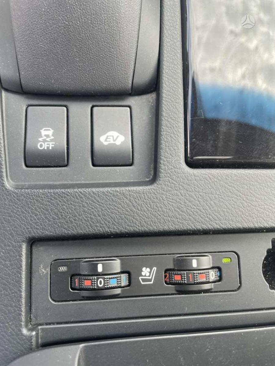 Melns Lexus RX 450h 2012 Viļņa, ar dzinēja tilpumu 3.46 L un nobraukumu 170 tūkst. km par 14950 €, foto 18 vietnē AUTOMOTO.COM.LV