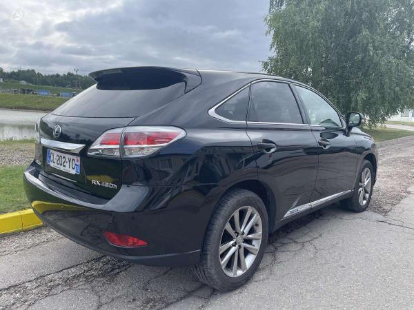 Black Lexus RX 450h 2012 in Vilnius, with an engine capacity of 3.46 L and mileage of 170 thousand km for 14950 €, photo 6 on AUTOMOTO.COM.LV