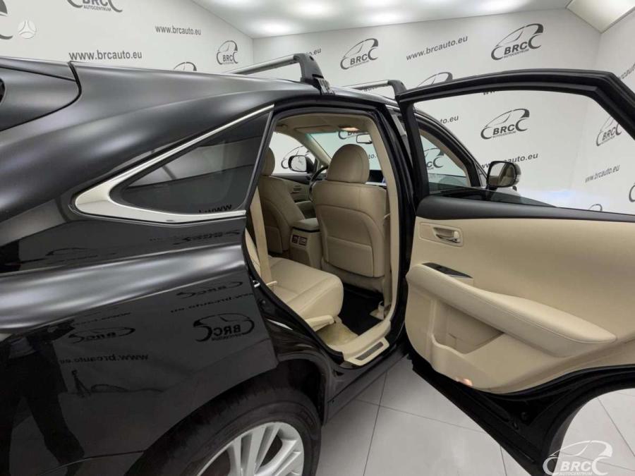 Black Lexus RX 450h 2012 in Vilnius, with an engine capacity of 3.46 L and mileage of 351 thousand km for 7900 €, photo 15 on AUTOMOTO.COM.LV