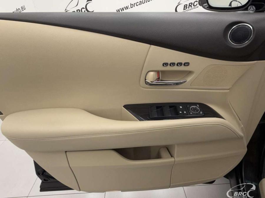 Black Lexus RX 450h 2012 in Vilnius, with an engine capacity of 3.46 L and mileage of 351 thousand km for 7900 €, photo 24 on AUTOMOTO.COM.LV
