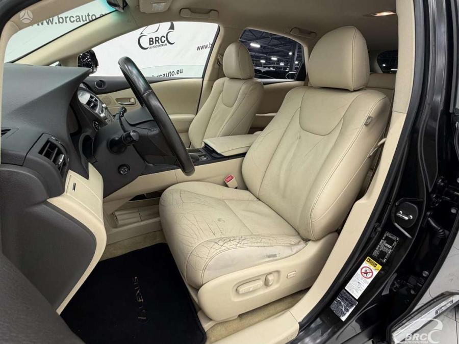 Black Lexus RX 450h 2012 in Vilnius, with an engine capacity of 3.46 L and mileage of 351 thousand km for 7900 €, photo 27 on AUTOMOTO.COM.LV