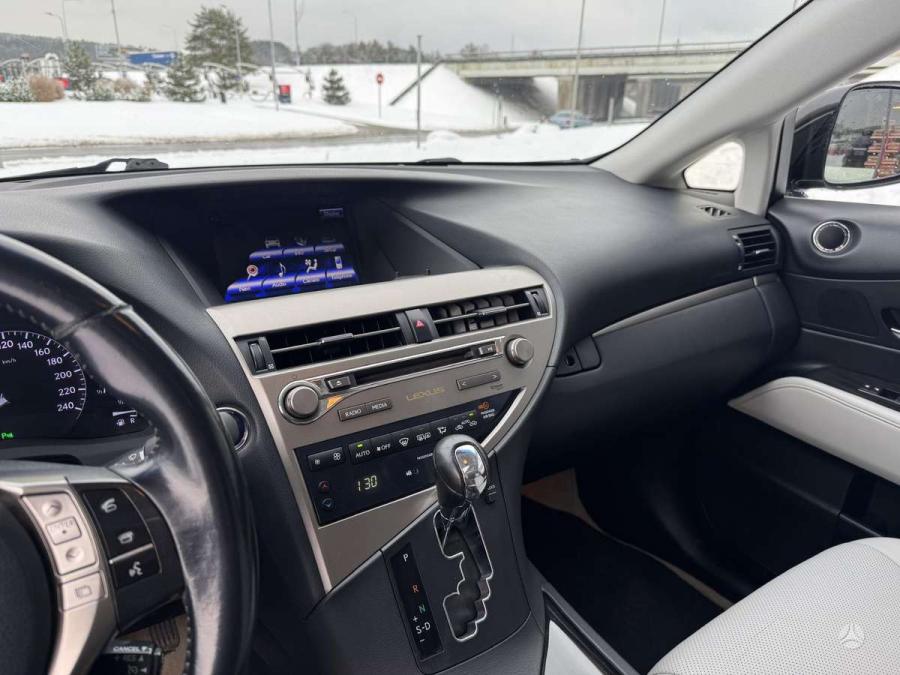 Black Lexus RX 450h 2013 in Vilnius, with an engine capacity of 3.46 L and mileage of 285 thousand km for 12750 €, photo 13 on AUTOMOTO.COM.LV