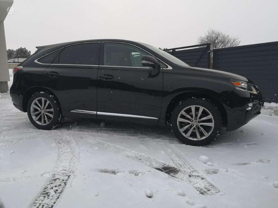 Black Lexus RX 450h 2013 in Vilnius, with an engine capacity of 3.50 L and mileage of 223 thousand km for 15900 €, photo 6 on AUTOMOTO.COM.LV
