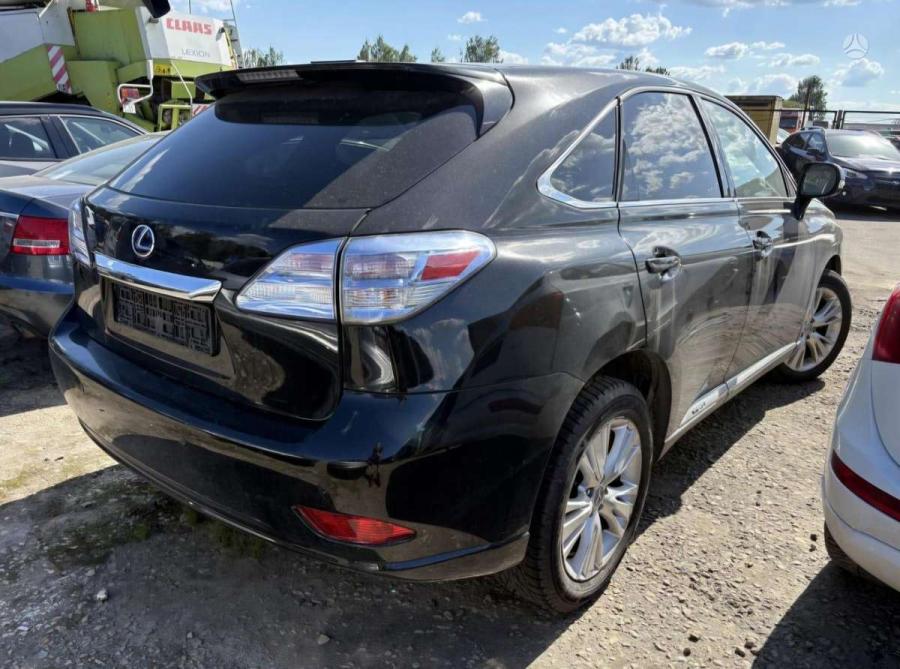 Black Lexus RX 450h 2013 in Siauliai, with an engine capacity of 3.50 L and mileage of 229 thousand km for 5750 €, photo 7 on AUTOMOTO.COM.LV