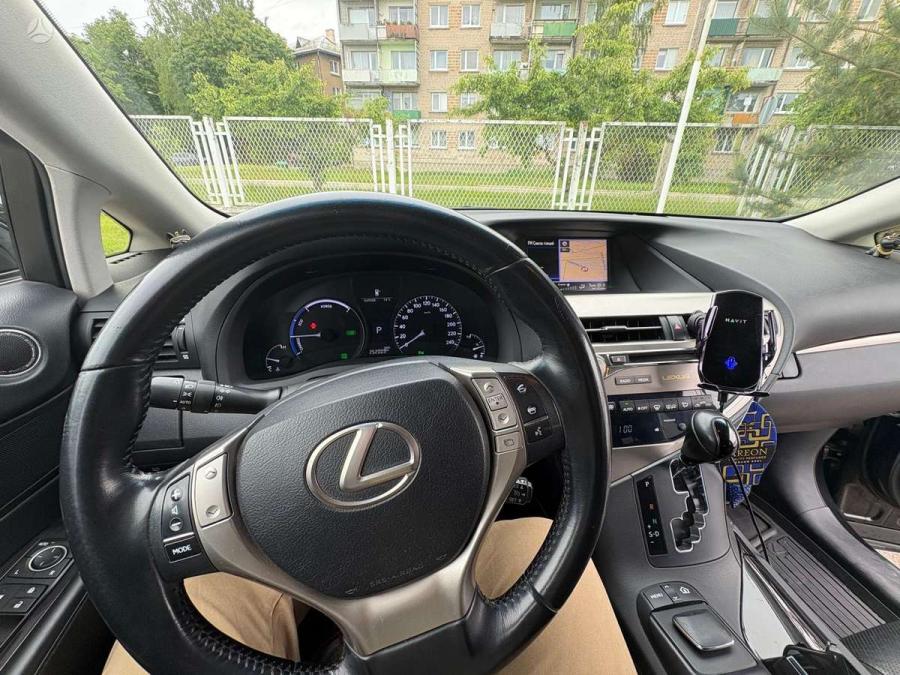 Black Lexus RX 450h 2013 in Vilnius, with an engine capacity of 3.46 L and mileage of 251 thousand km for 16698 €, photo 5 on AUTOMOTO.COM.LV