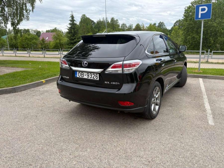 Black Lexus RX 450h 2013 in Vilnius, with an engine capacity of 3.46 L and mileage of 251 thousand km for 16698 €, photo 7 on AUTOMOTO.COM.LV