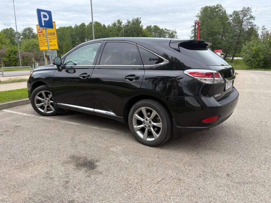 Black Lexus RX 450h 2013 in Vilnius, with an engine capacity of 3.46 L and mileage of 251 thousand km for 16698 €, photo 12 on AUTOMOTO.COM.LV