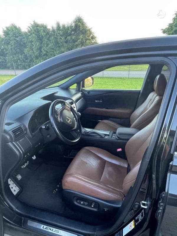 Black Lexus RX 450h 2014 in Prienai, with an engine capacity of 3.46 L and mileage of 287 thousand km for 17600 €, photo 5 on AUTOMOTO.COM.LV