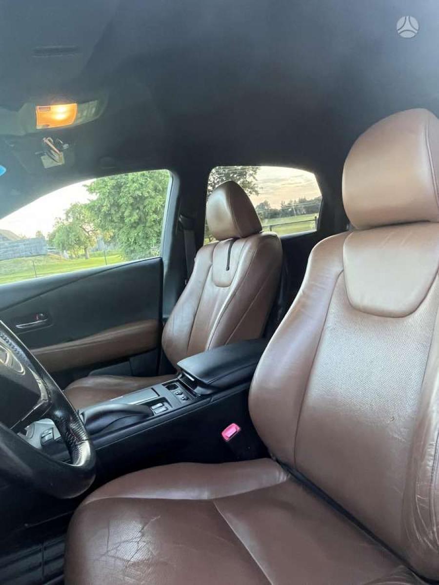 Black Lexus RX 450h 2014 in Prienai, with an engine capacity of 3.46 L and mileage of 287 thousand km for 17600 €, photo 7 on AUTOMOTO.COM.LV