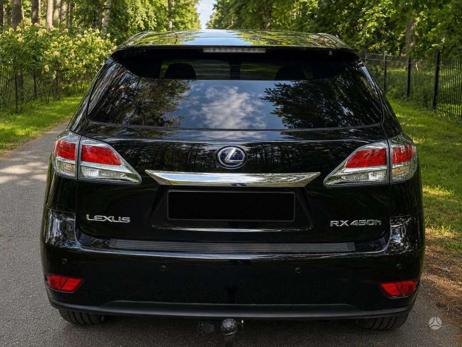 Black Lexus RX 450h 2014 in Vilnius, with an engine capacity of 3.46 L and mileage of 197 thousand km for 18700 €, photo 8 on AUTOMOTO.COM.LV