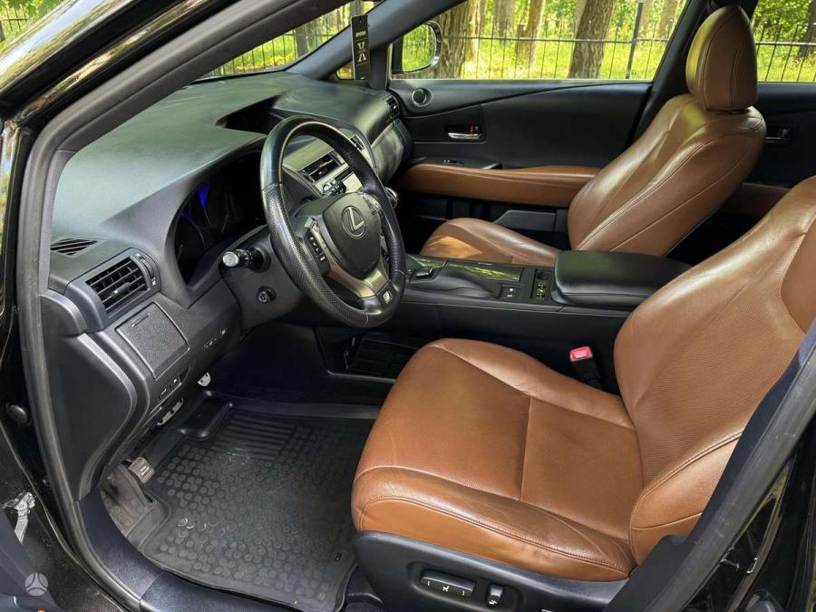 Black Lexus RX 450h 2014 in Vilnius, with an engine capacity of 3.46 L and mileage of 197 thousand km for 18700 €, photo 12 on AUTOMOTO.COM.LV