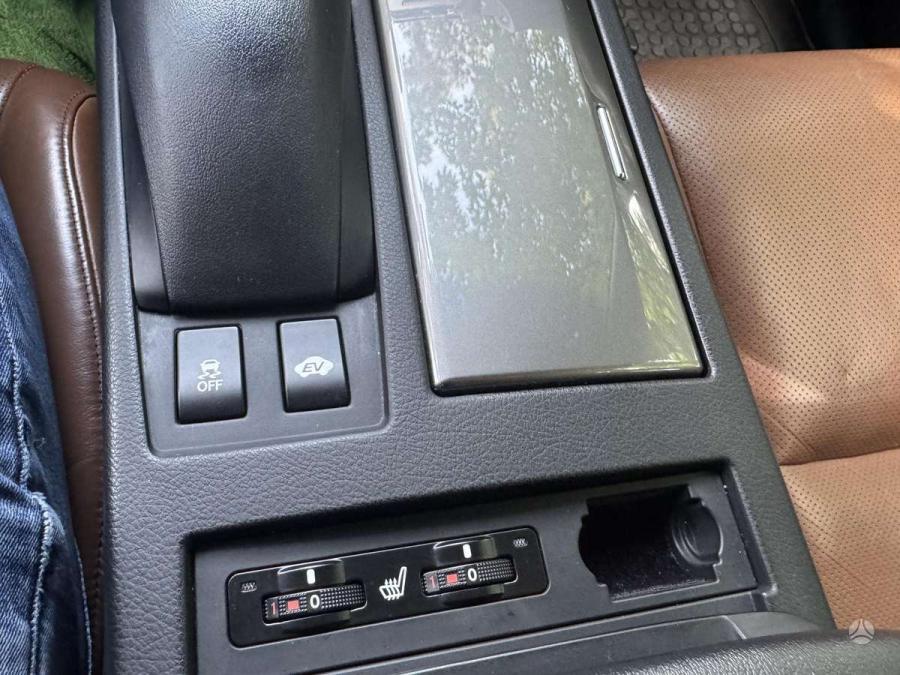 Black Lexus RX 450h 2014 in Vilnius, with an engine capacity of 3.46 L and mileage of 197 thousand km for 18700 €, photo 25 on AUTOMOTO.COM.LV
