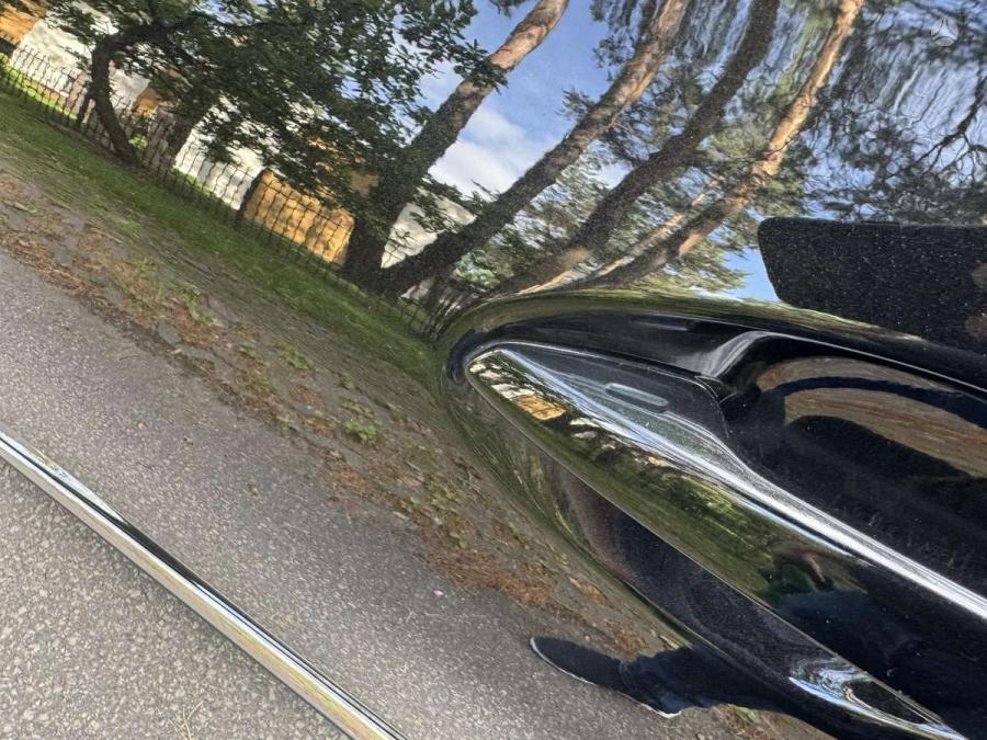 Black Lexus RX 450h 2014 in Vilnius, with an engine capacity of 3.46 L and mileage of 197 thousand km for 18700 €, photo 28 on AUTOMOTO.COM.LV