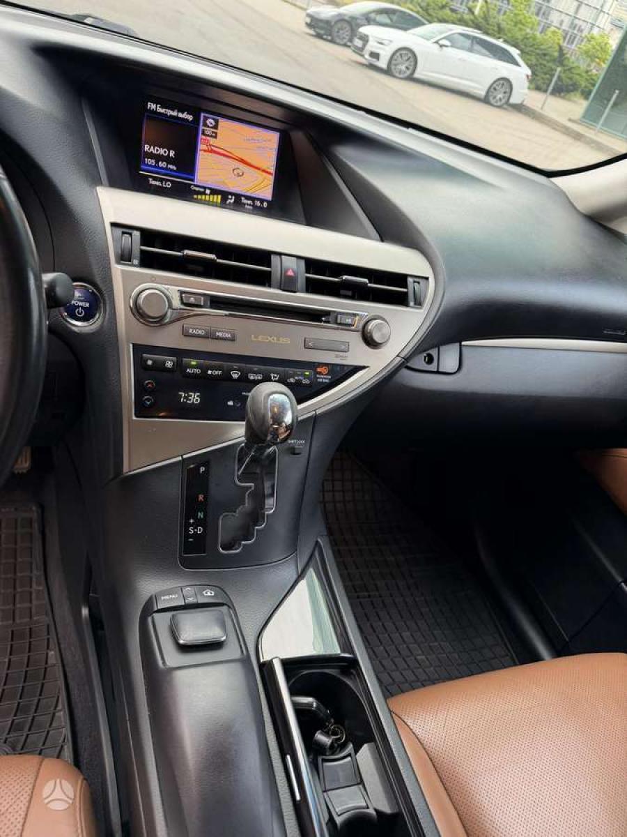 Melns Lexus RX 450h 2014 Viļņa, ar dzinēja tilpumu 3.46 L un nobraukumu 290 tūkst. km par 13300 €, foto 14 vietnē AUTOMOTO.COM.LV