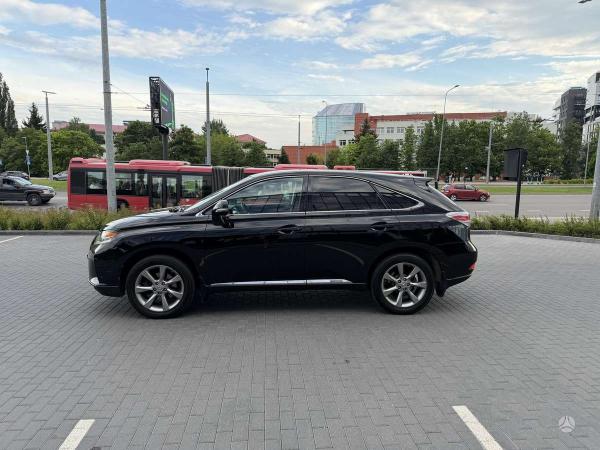 Black Lexus RX 450h 2014 in Vilnius, with an engine capacity of 3.46 L and mileage of 289 thousand km for 13200 €, photo 4 on AUTOMOTO.COM.LV