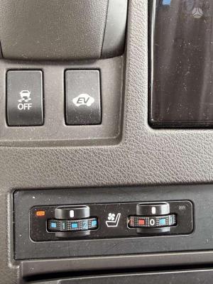 Black Lexus RX 450h 2014 in Kaunas, with an engine capacity of 3.46 L and mileage of 190 thousand km for 18000 €, photo 8 on AUTOMOTO.COM.LV