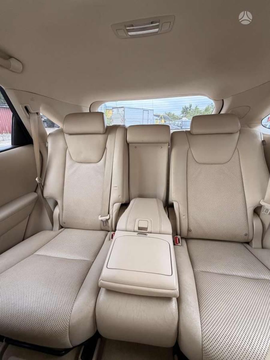 Black Lexus RX 450h 2014 in Kaunas, with an engine capacity of 3.46 L and mileage of 190 thousand km for 18000 €, photo 13 on AUTOMOTO.COM.LV