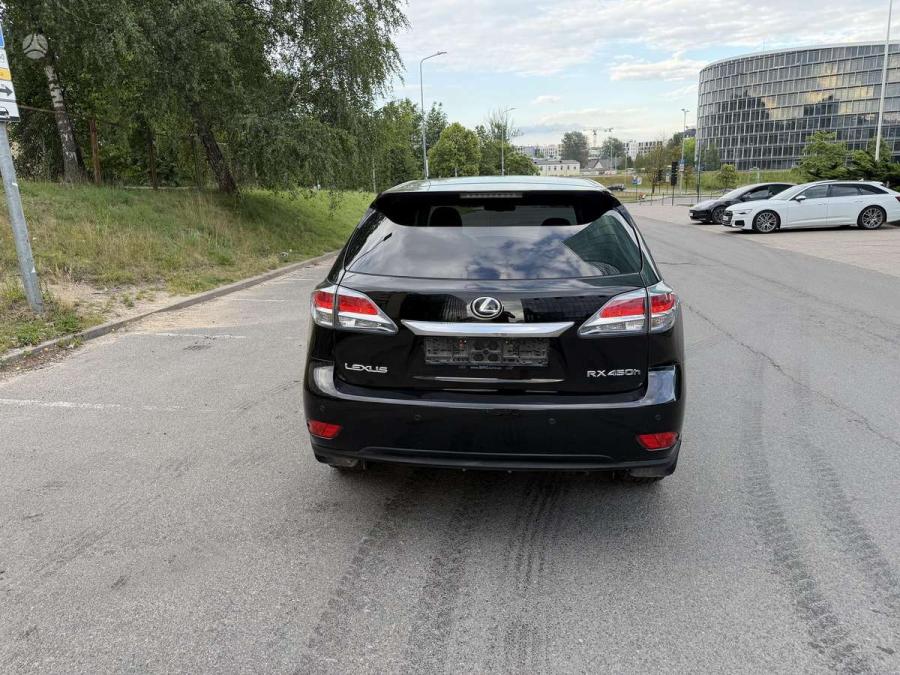 Melns Lexus RX 450h 2014 Viļņa, ar dzinēja tilpumu 3.30 L un nobraukumu 292 tūkst. km par 13200 €, foto 5 vietnē AUTOMOTO.COM.LV