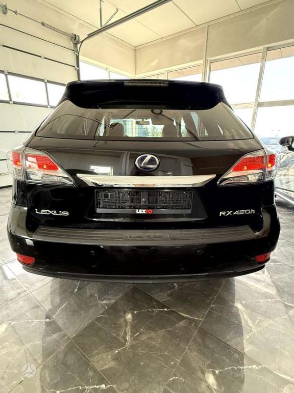 Lexus RX 450h 2014 in Panevezys on AUTOMOTO.COM.LV Black Lexus RX 450h 2014 in Panevezys, with an engine capacity of 3.46 L and mileage of 194 thousand km for 15900 €, photo 10 on AUTOMOTO.COM.LV