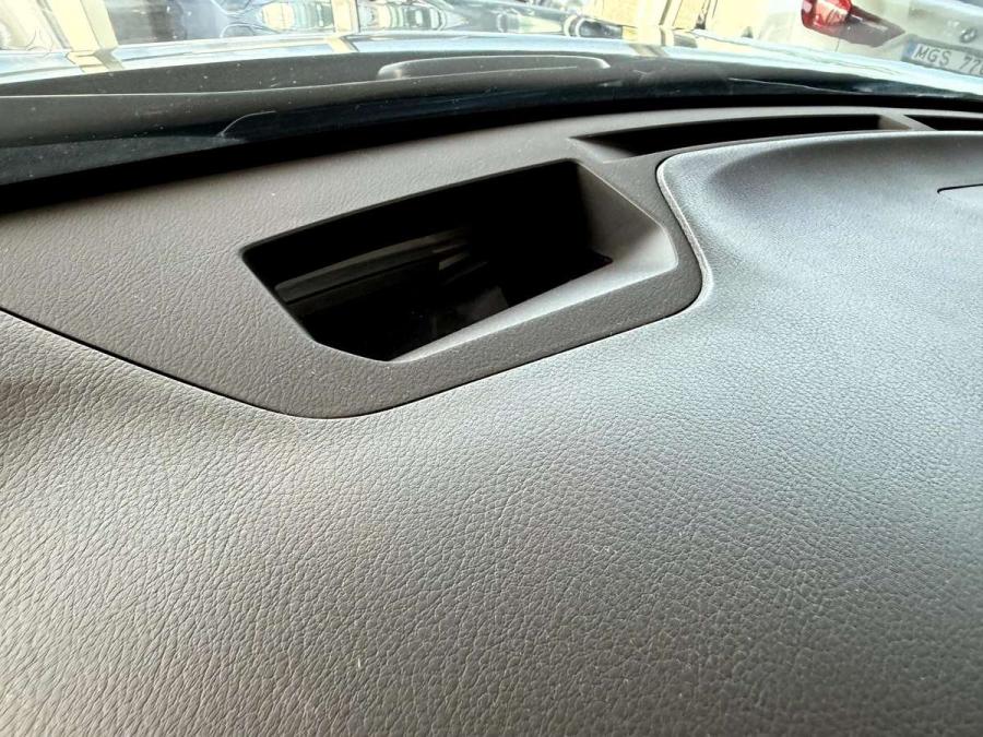 Black Lexus RX 450h 2014 in Panevezys, with an engine capacity of 3.46 L and mileage of 194 thousand km for 15900 €, photo 19 on AUTOMOTO.COM.LV
