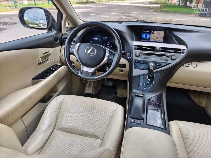 Black Lexus RX 450h 2015 in Siauliai, with an engine capacity of 3.50 L and mileage of 147 thousand km for 15900 €, photo 11 on AUTOMOTO.COM.LV