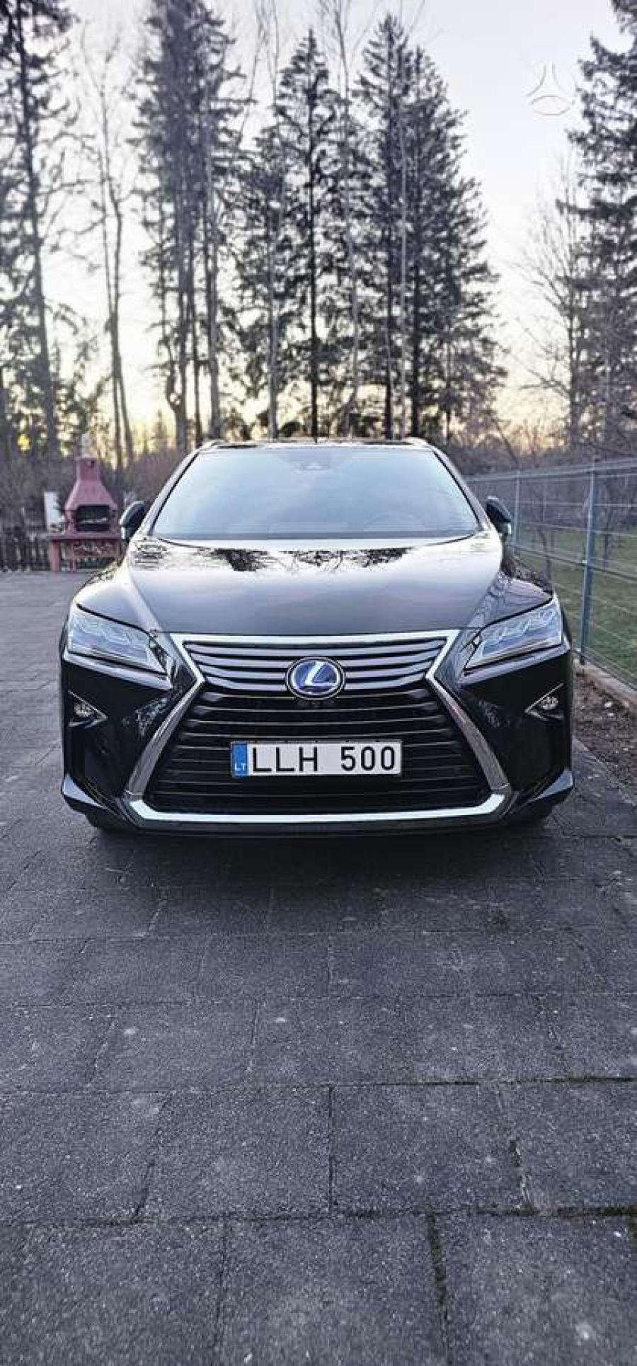 Black Lexus RX 450h 2016 in Vilnius, with an engine capacity of 3.46 L and mileage of 154 thousand km for 33555 €, photo 3 on AUTOMOTO.COM.LV