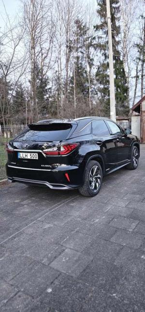 Black Lexus RX 450h 2016 in Vilnius, with an engine capacity of 3.46 L and mileage of 154 thousand km for 33555 €, photo 6 on AUTOMOTO.COM.LV
