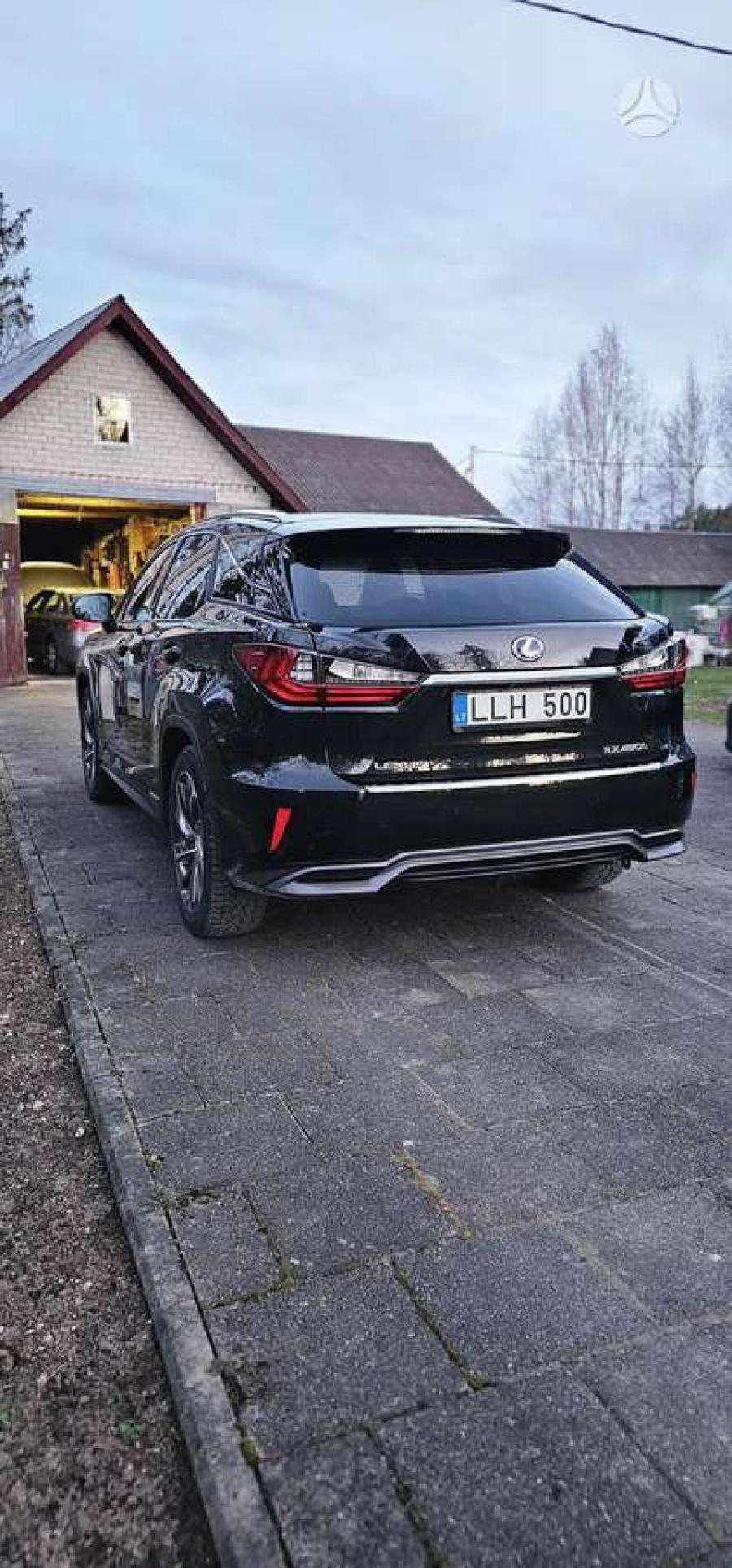 Black Lexus RX 450h 2016 in Vilnius, with an engine capacity of 3.46 L and mileage of 154 thousand km for 33555 €, photo 8 on AUTOMOTO.COM.LV