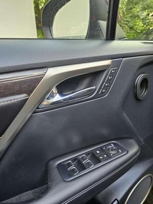 Black Lexus RX 450h 2016 in Vilnius, with an engine capacity of 3.46 L and mileage of 154 thousand km for 33555 €, photo 23 on AUTOMOTO.COM.LV