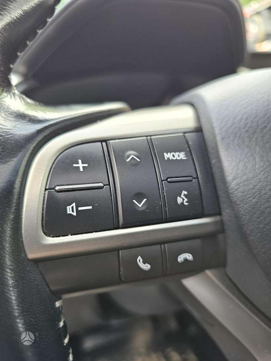 Black Lexus RX 450h 2016 in Vilnius, with an engine capacity of 3.46 L and mileage of 154 thousand km for 33555 €, photo 26 on AUTOMOTO.COM.LV