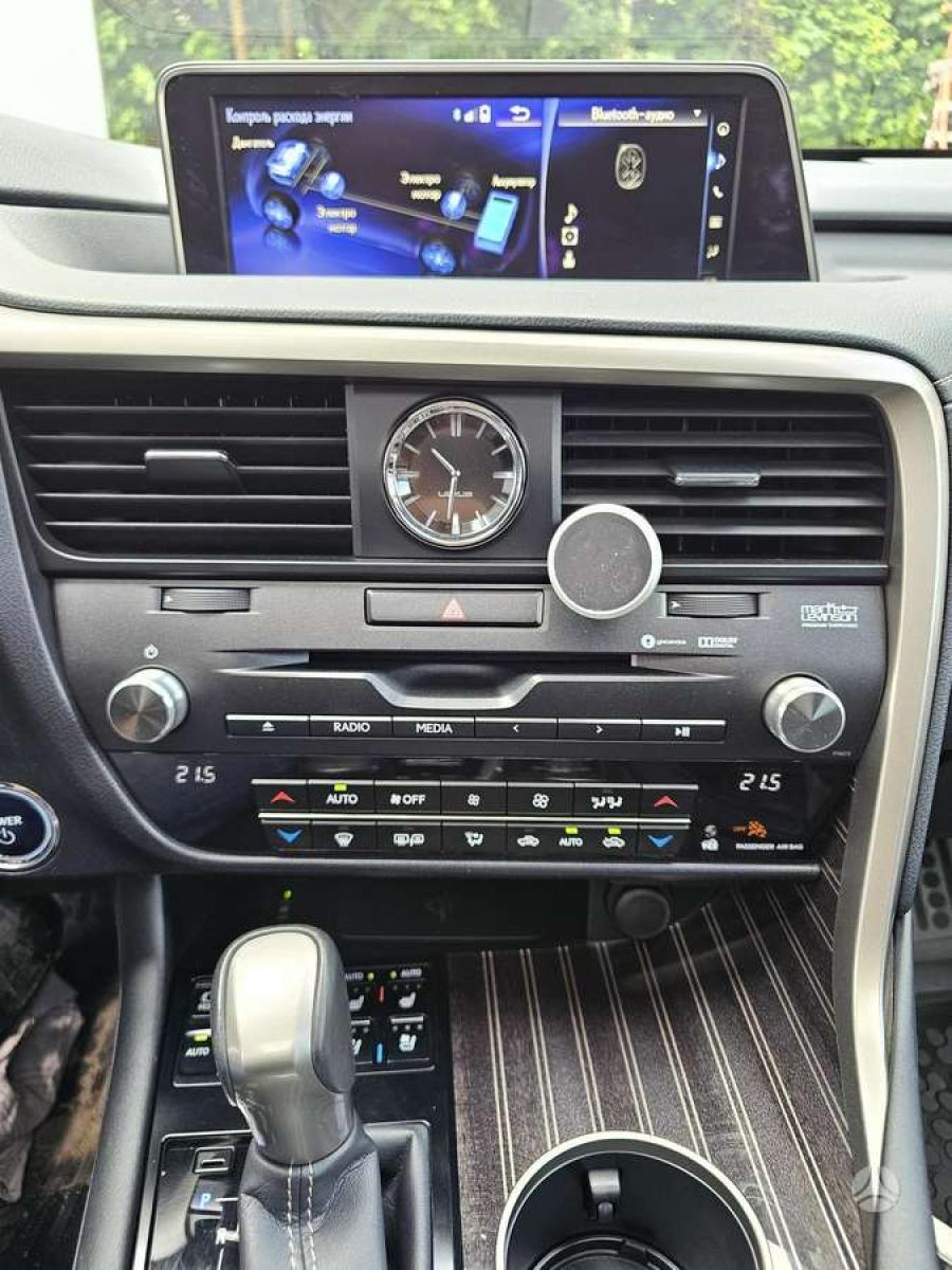Black Lexus RX 450h 2016 in Vilnius, with an engine capacity of 3.46 L and mileage of 154 thousand km for 33555 €, photo 32 on AUTOMOTO.COM.LV