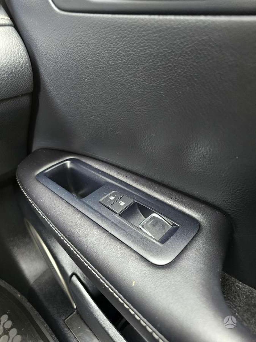 Black Lexus RX 450h 2016 in Vilnius, with an engine capacity of 3.46 L and mileage of 154 thousand km for 33555 €, photo 41 on AUTOMOTO.COM.LV