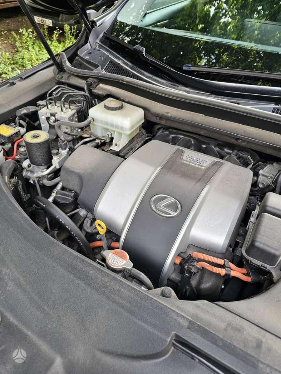 Black Lexus RX 450h 2016 in Vilnius, with an engine capacity of 3.46 L and mileage of 154 thousand km for 33555 €, photo 44 on AUTOMOTO.COM.LV