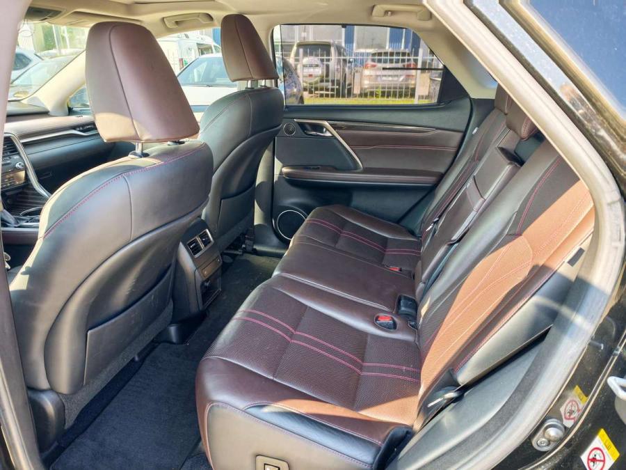 Black Lexus RX 450h 2017 in Siauliai, with an engine capacity of 3.46 L and mileage of 103 thousand km for 29900 €, photo 12 on AUTOMOTO.COM.LV