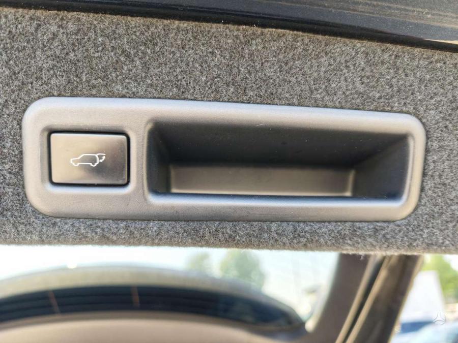 Black Lexus RX 450h 2017 in Siauliai, with an engine capacity of 3.46 L and mileage of 103 thousand km for 29900 €, photo 15 on AUTOMOTO.COM.LV
