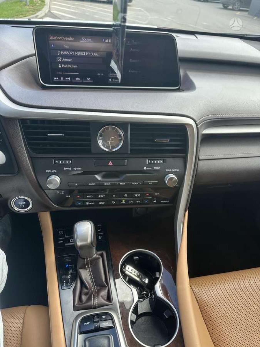 Melns Lexus RX 450h 2017 Viļņa, ar dzinēja tilpumu 0.00 L un nobraukumu 96 tūkst. km par 28500 €, foto 8 vietnē AUTOMOTO.COM.LV