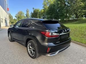 Melns Lexus RX 450h 2017 Alīta, ar dzinēja tilpumu 3.50 L un nobraukumu 233 tūkst. km par 28800 €, foto 4 vietnē AUTOMOTO.COM.LV