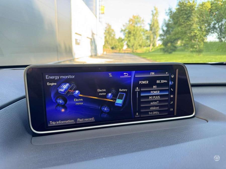 Melns Lexus RX 450h 2017 Alīta, ar dzinēja tilpumu 3.50 L un nobraukumu 233 tūkst. km par 28800 €, foto 15 vietnē AUTOMOTO.COM.LV